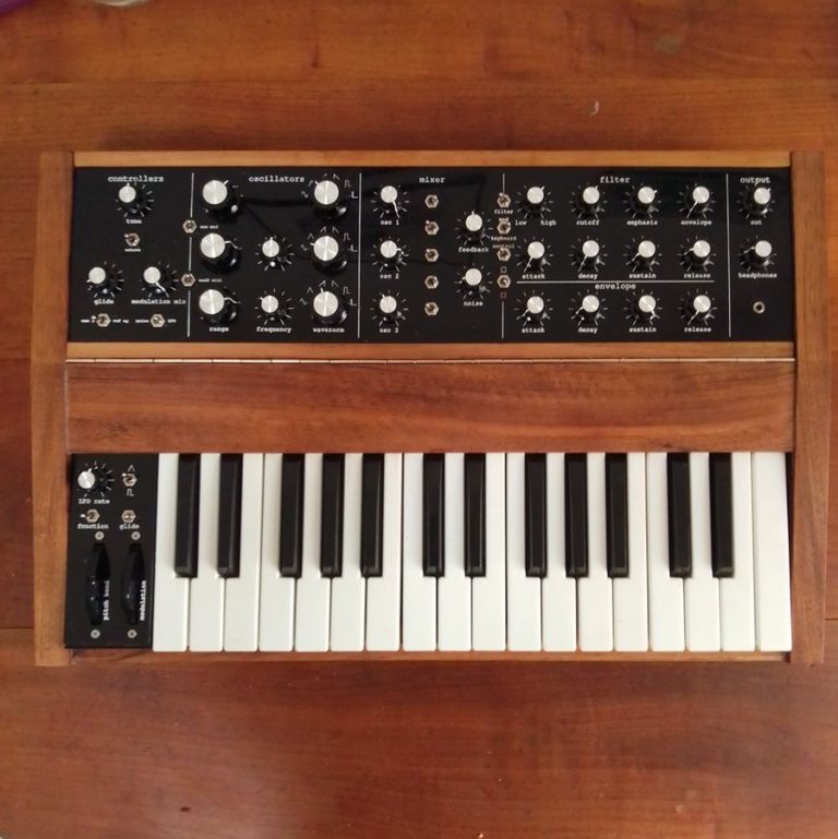Pierre-Loup’s Replica Minimoog Synthesizer